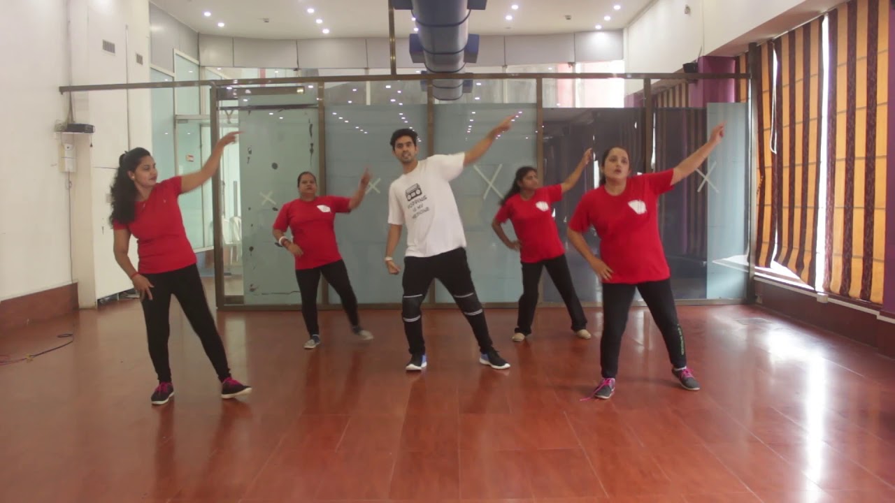 ZUMBA FITNESS | VERSATILE DANCE ACADEMY | - YouTube