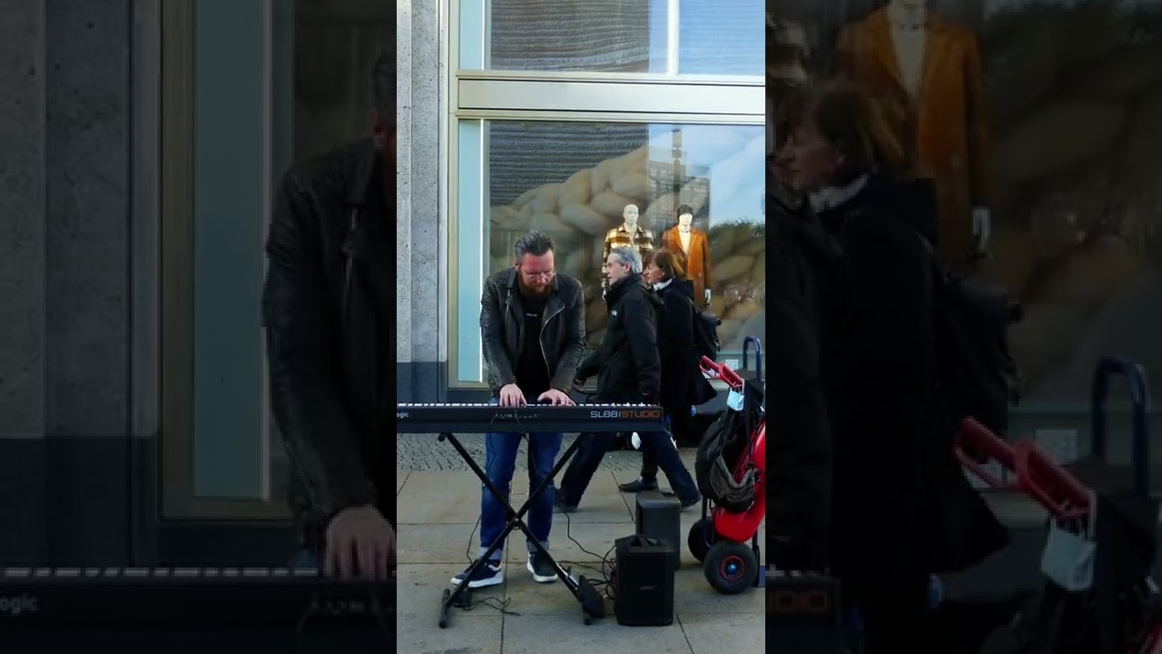 Berlin, Amazing Street Piano Players - YouTube