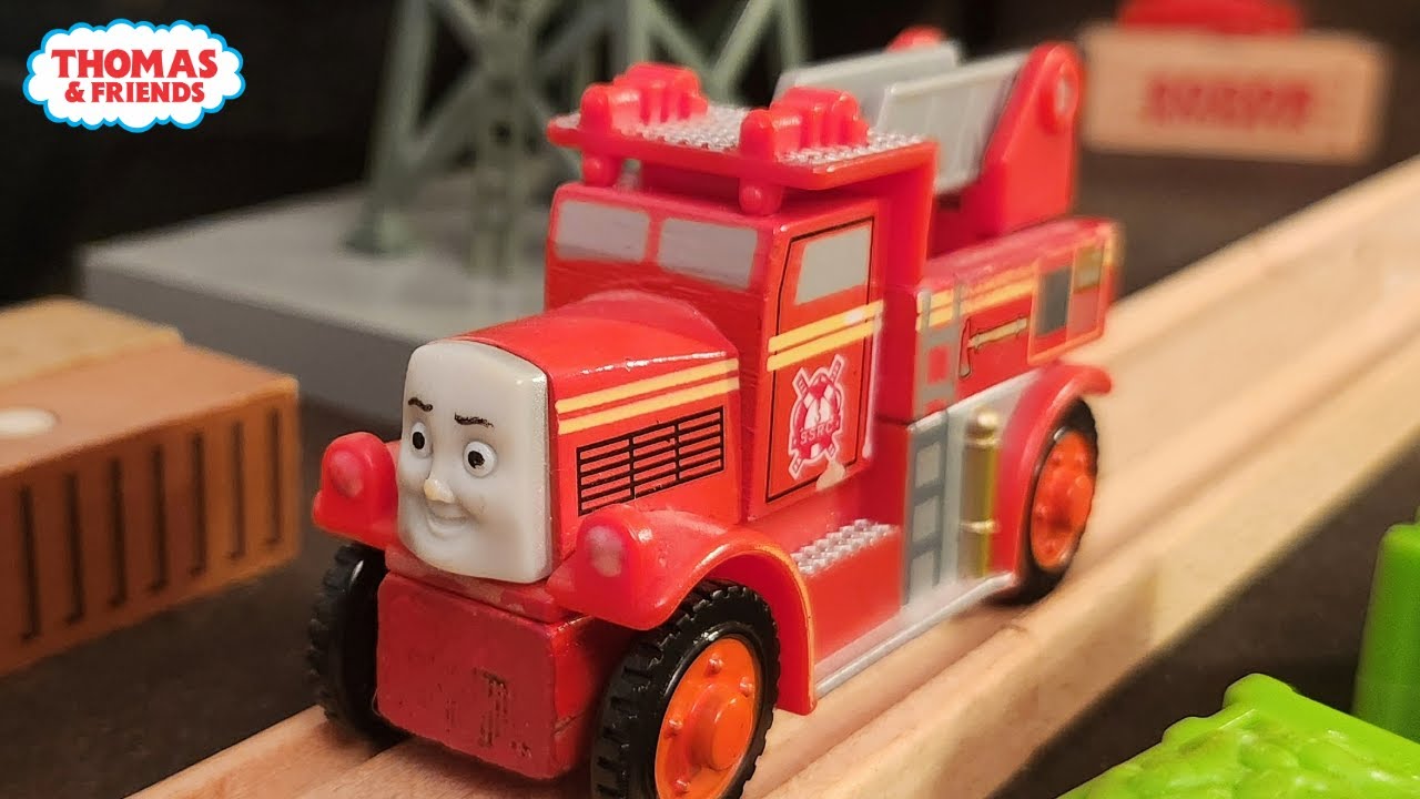 Firefighter Flynn | Day Of The Diesels | Thomas & Friends Clip Remake ...