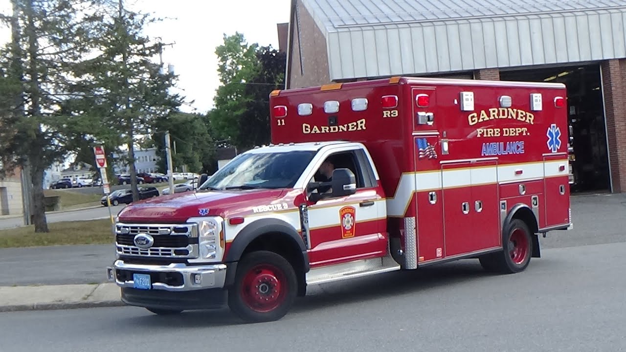 Gardner Fire Department | Rescue 3 Responding - YouTube