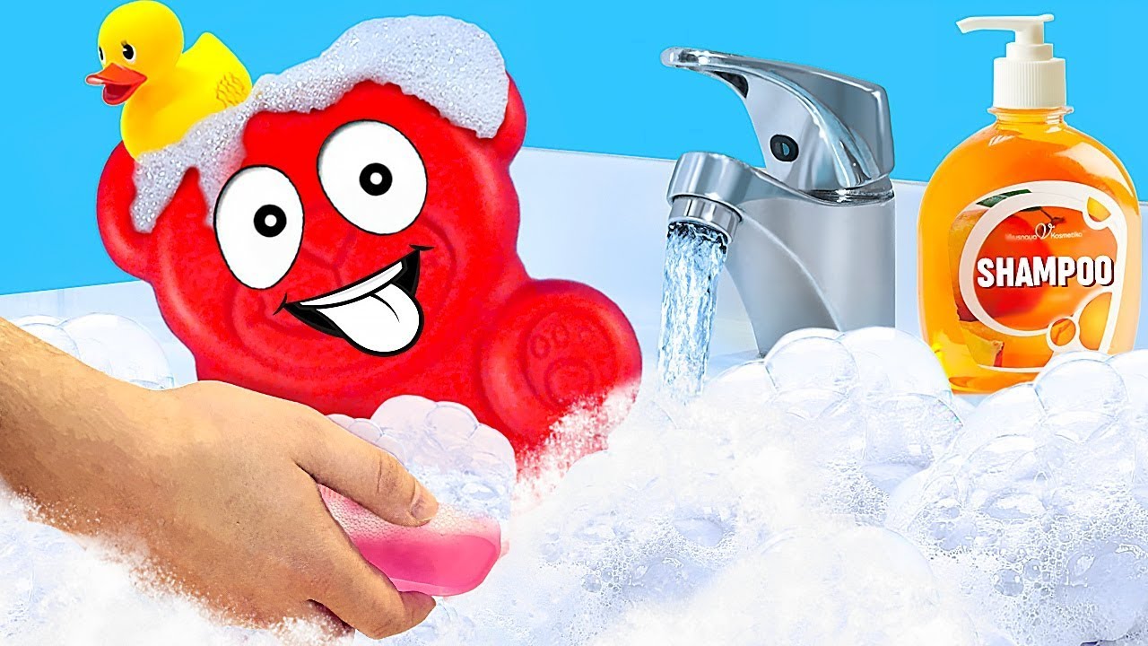 FUNNY BATH DAY FOR JELLY GUMMY BEAR - YouTube