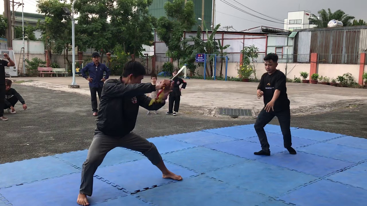 Đối luyện TKBK võ cổ truyền bản demo - YouTube