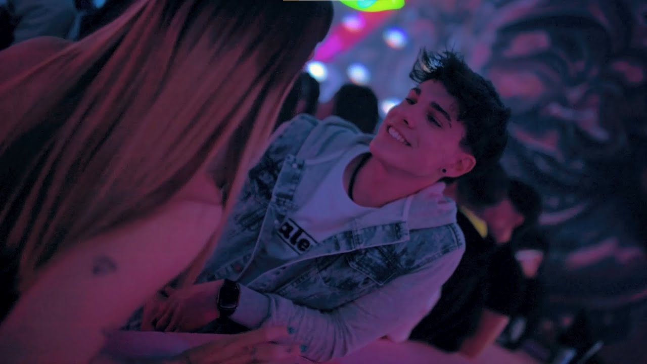 Juan B - Eso Lo Puedes Ver (Official Video) - YouTube