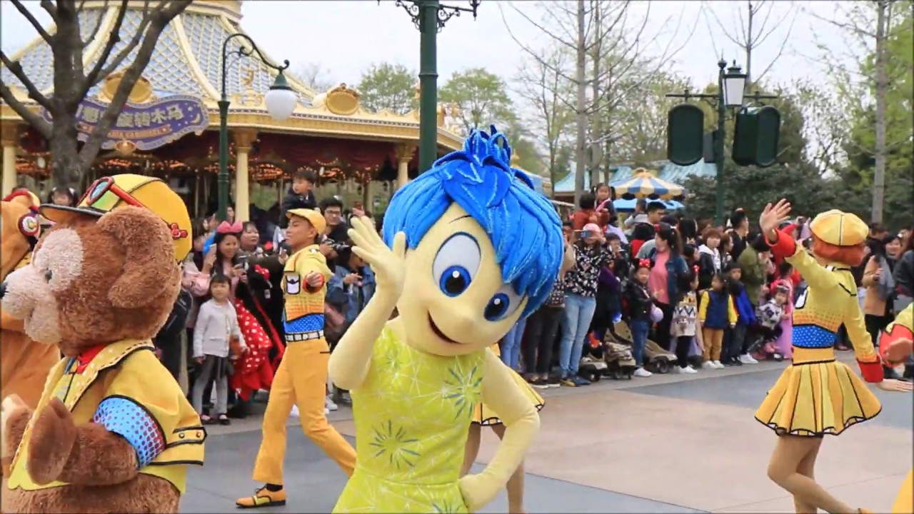 Disney Color Fest: A Street Party! - Shanghai Disneyland - Shanghai ...