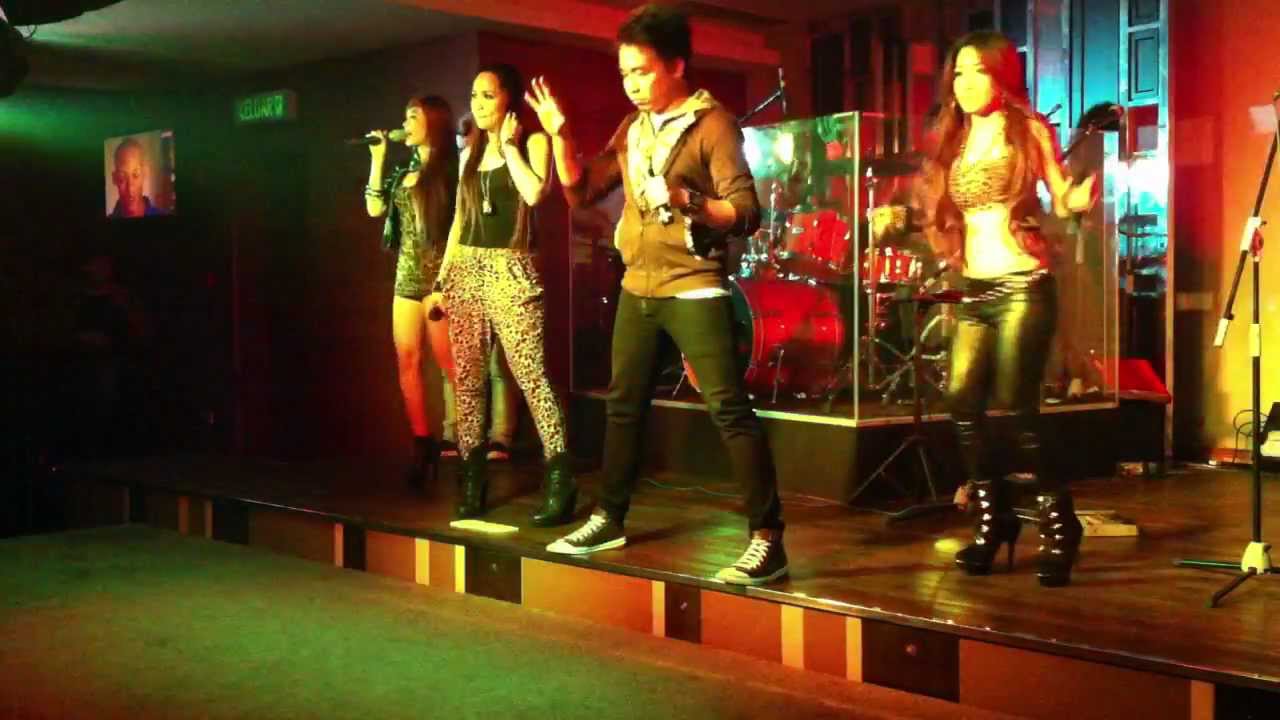 Metro Band-Shots - YouTube