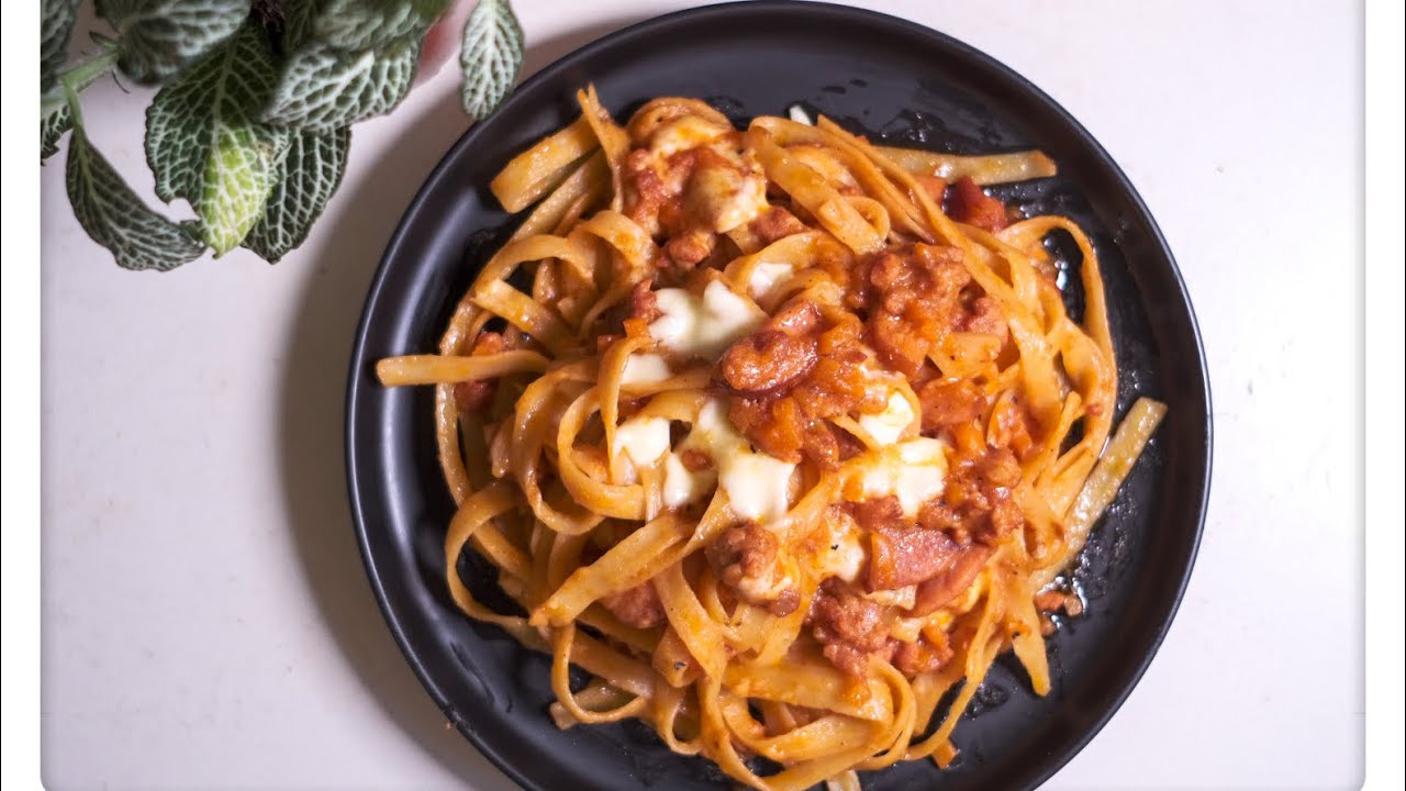 Cheesy & Meaty Filipino Style Spaghetti 🍝 - YouTube