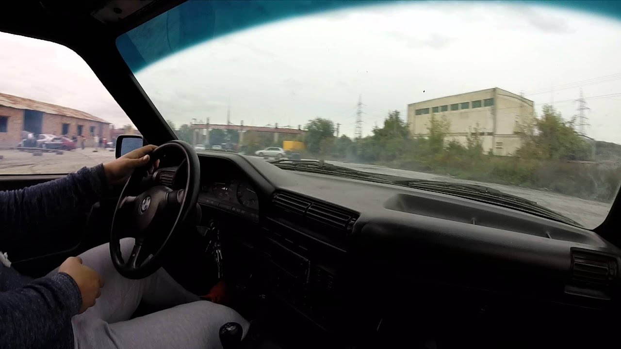 BMW E30 2.8 SPINNING - YouTube