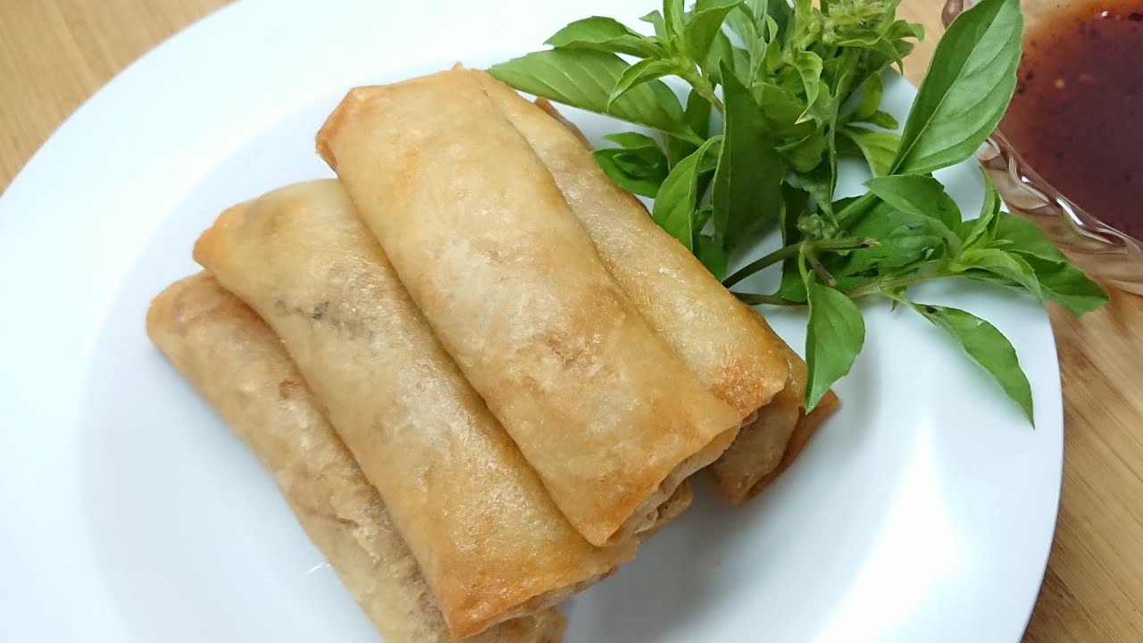 ปอเปี๊ยะ เผือกทอด กรอบอร่อยไม่ยากเลย taro spring rolls - YouTube