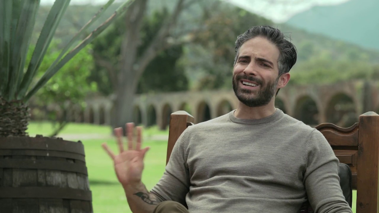 Monarca Behind The Scenes - YouTube