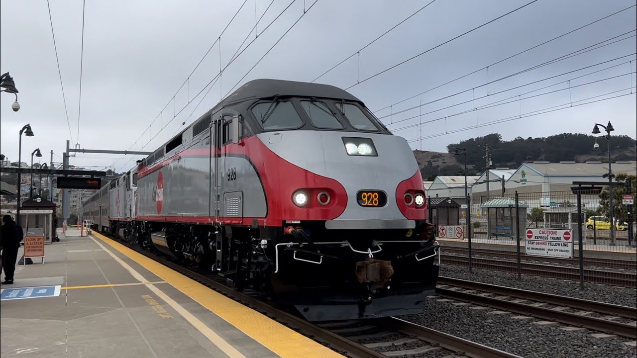 [Doubleheader] Caltrain Local Service 128 with MP36PH-3C 928 & F40PH ...