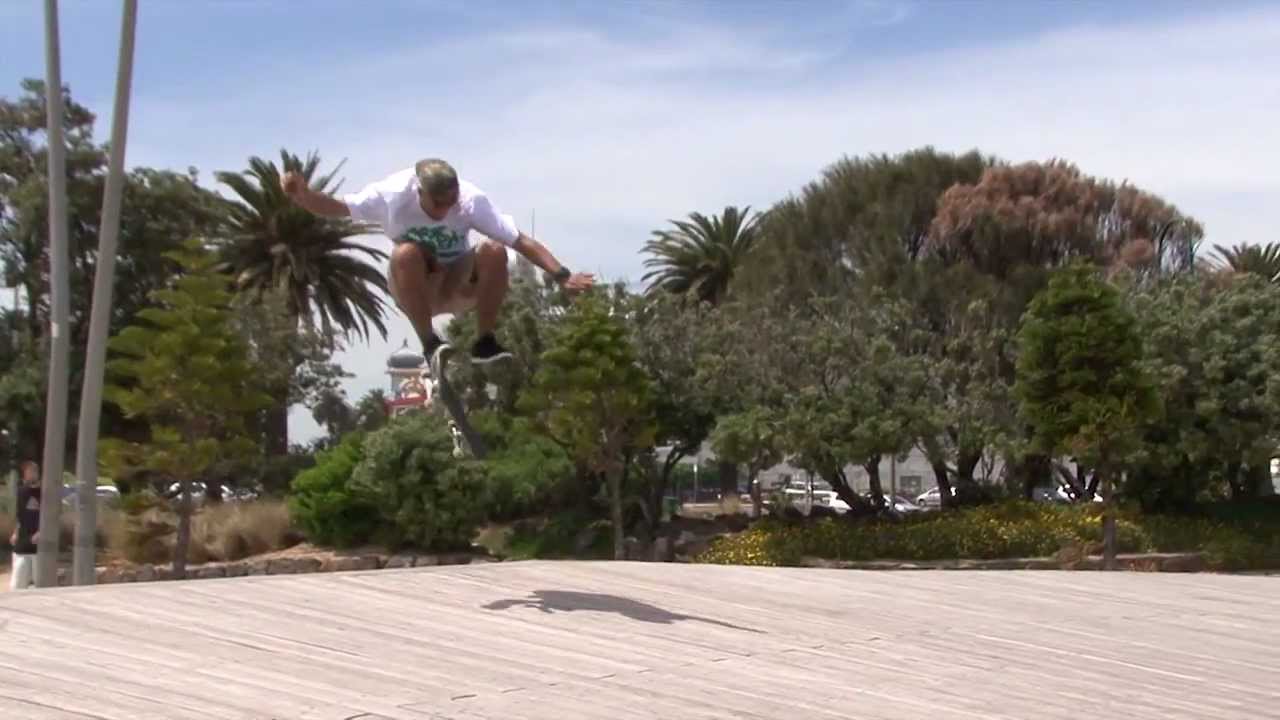 Sheep Shaggers Go Dingo - YouTube