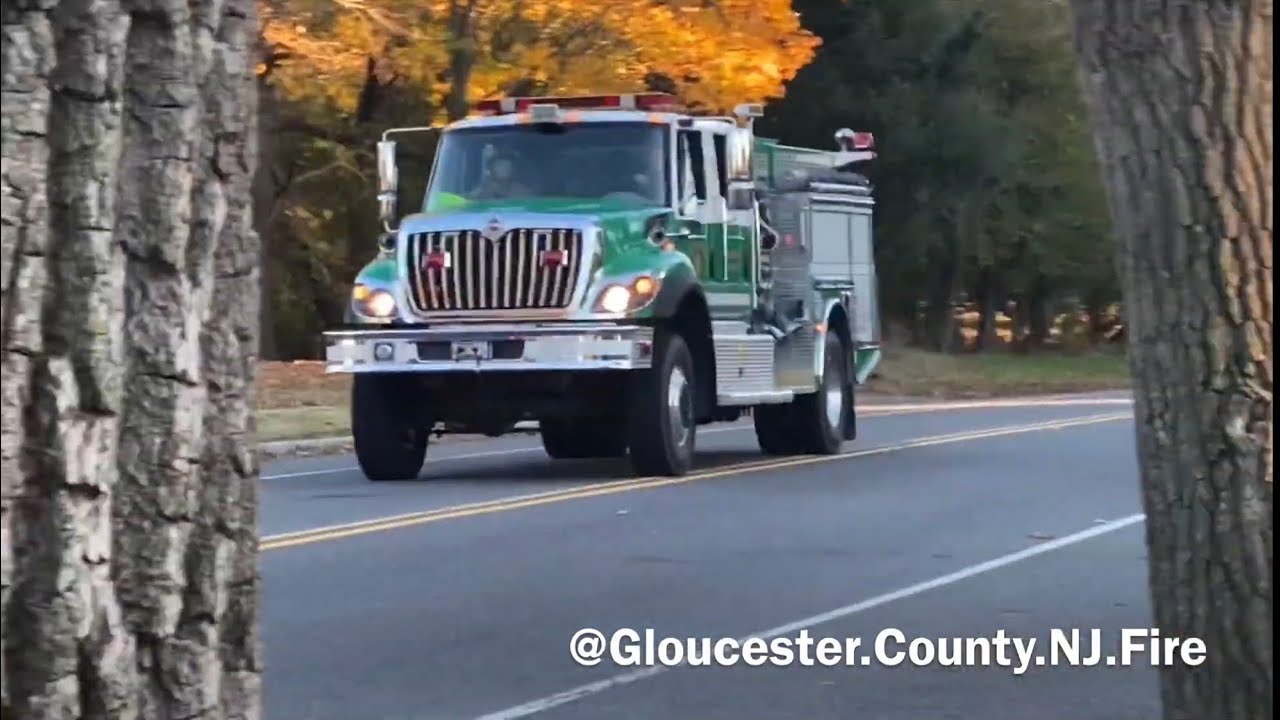 Thorofare Engine 612 arriving on scene reduced speed - YouTube