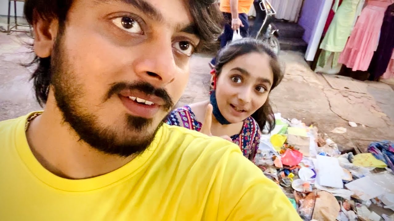 PALAK & PREM Shopping Karne ULHASNAGAR Gaye. Waha Mile ...