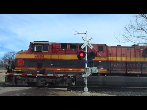 KCSM 4664 West 2nd CPKC 261 Filmed In Welch Township MN (2-24-2025) - YouTube