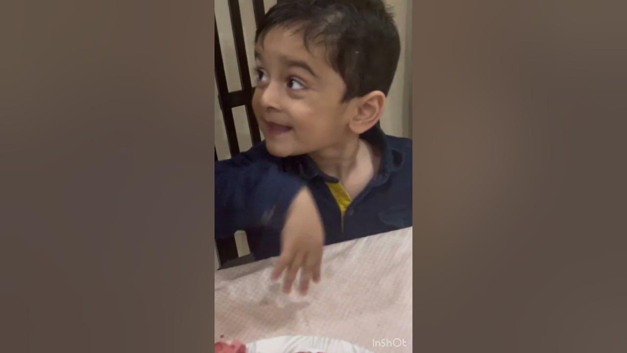 Bachy khana khaisy khaty hai #shorts #cutebaby#youtubeshorts #viralvideo #shortvideo#baby dinner ...