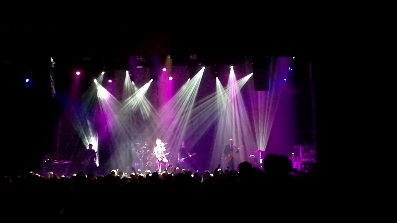 garbage 'queer'@palladium riga - YouTube