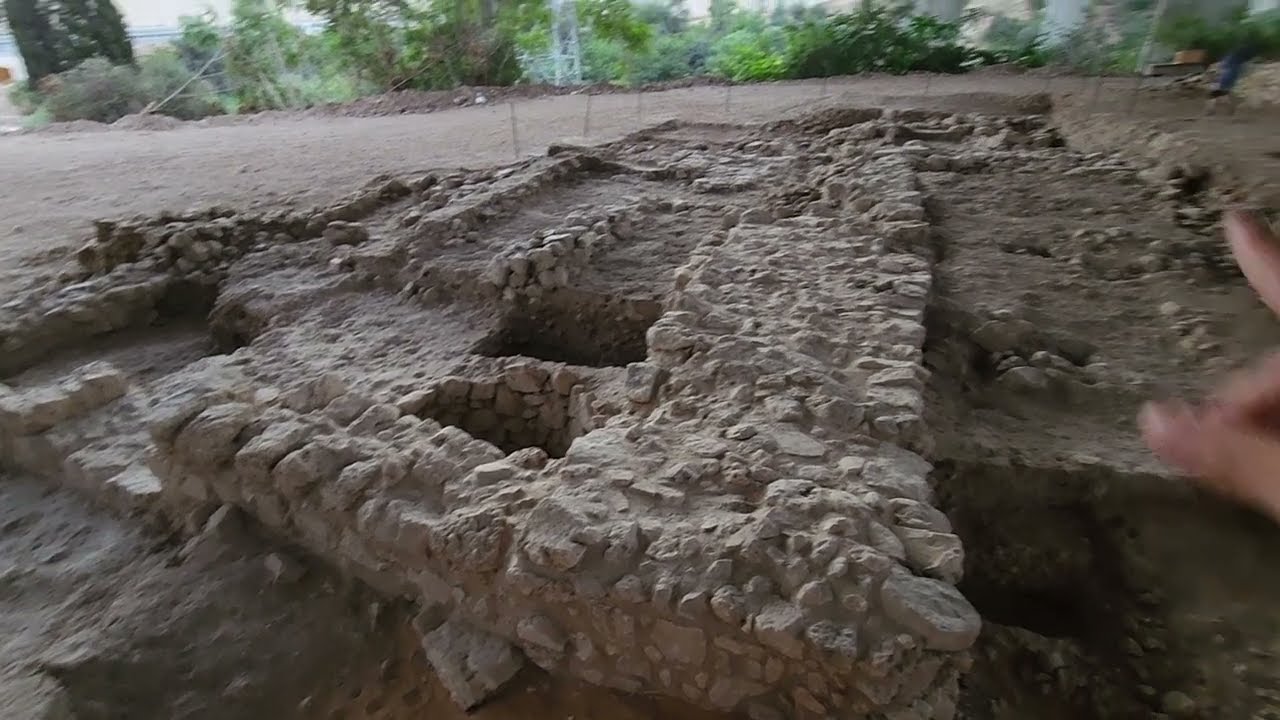 Tel Motza temple near Jerusalem challenges the Biblical claim that ...