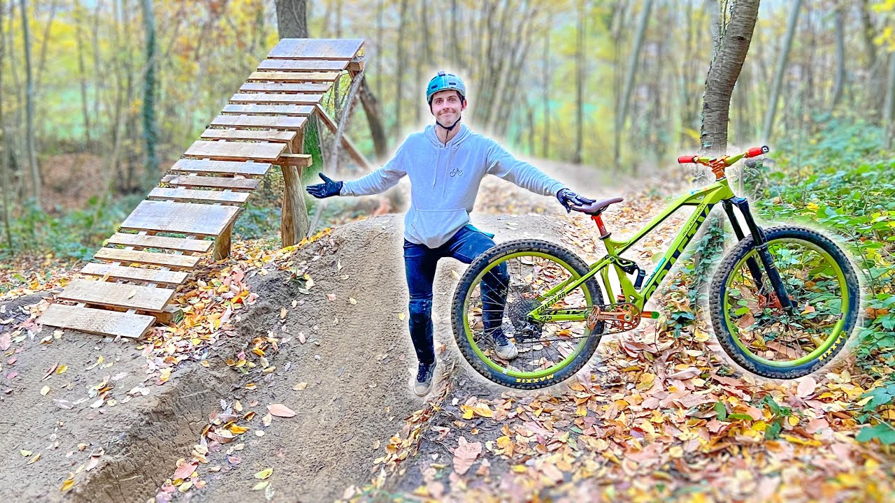 ON DÉCOUVRE UN TERRAIN DE VTT AVEC @PierreSORIOT ! - YouTube