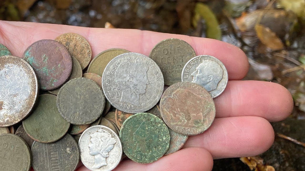 Metal Detecting A River Shoreline/ Silver Coins😃 - YouTube