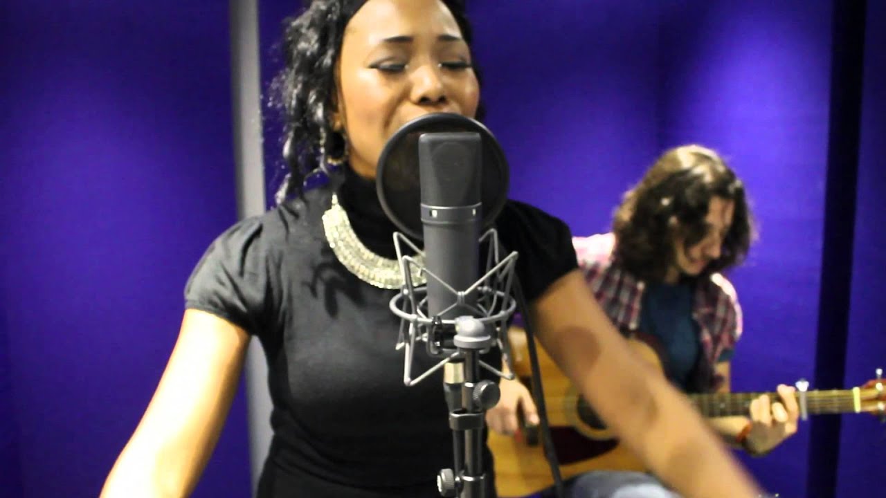 Nikisha Reyes - Strong Woman | ILLACOUSTIC - YouTube