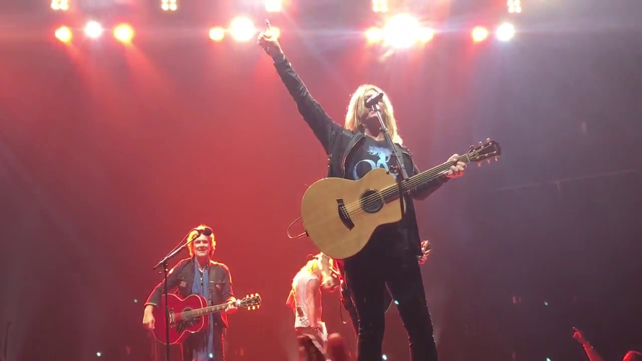 Def Leppard- Two steps behind (Live) - YouTube