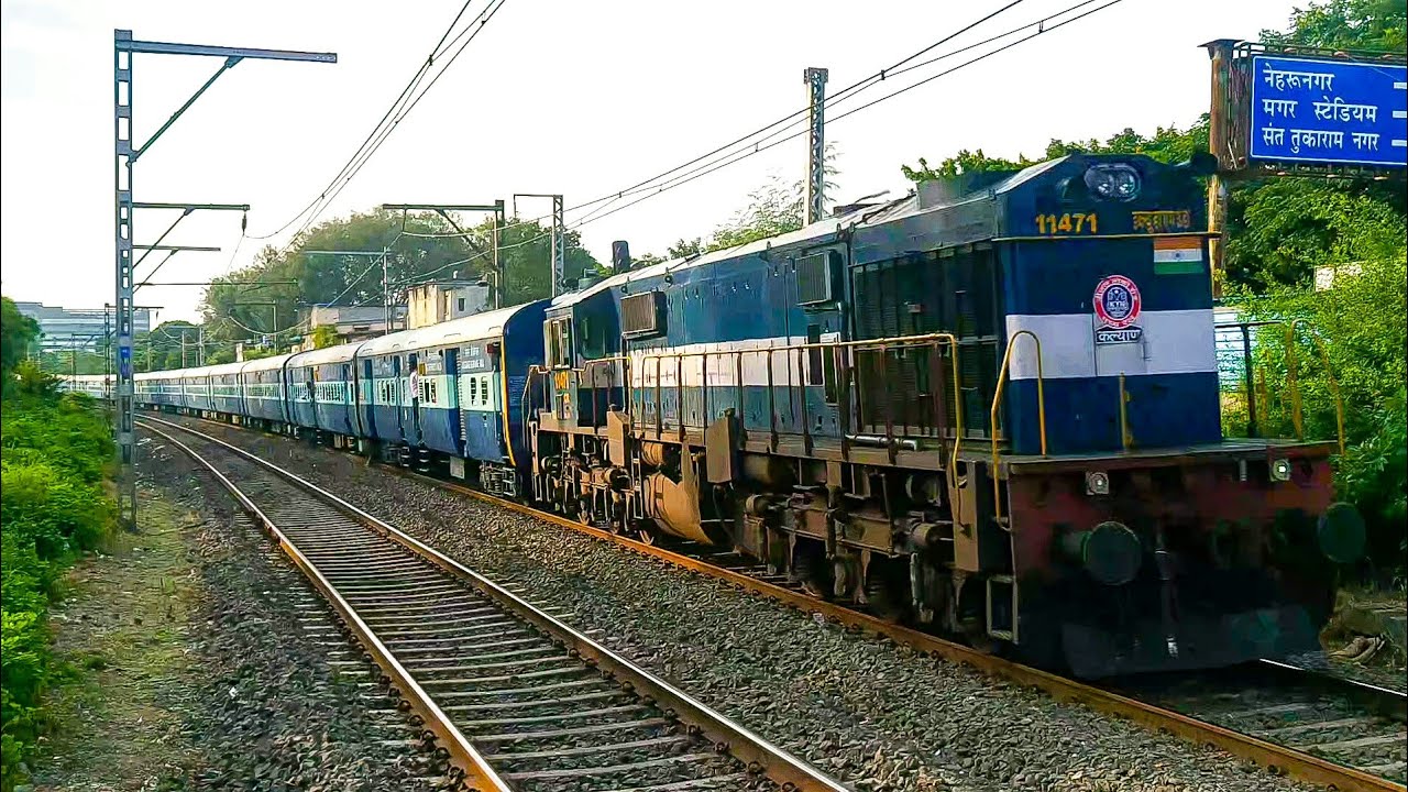 Hyderabad Express gets CBC Rake | ALCO chuggs hard with 17031 Hyderabad ...