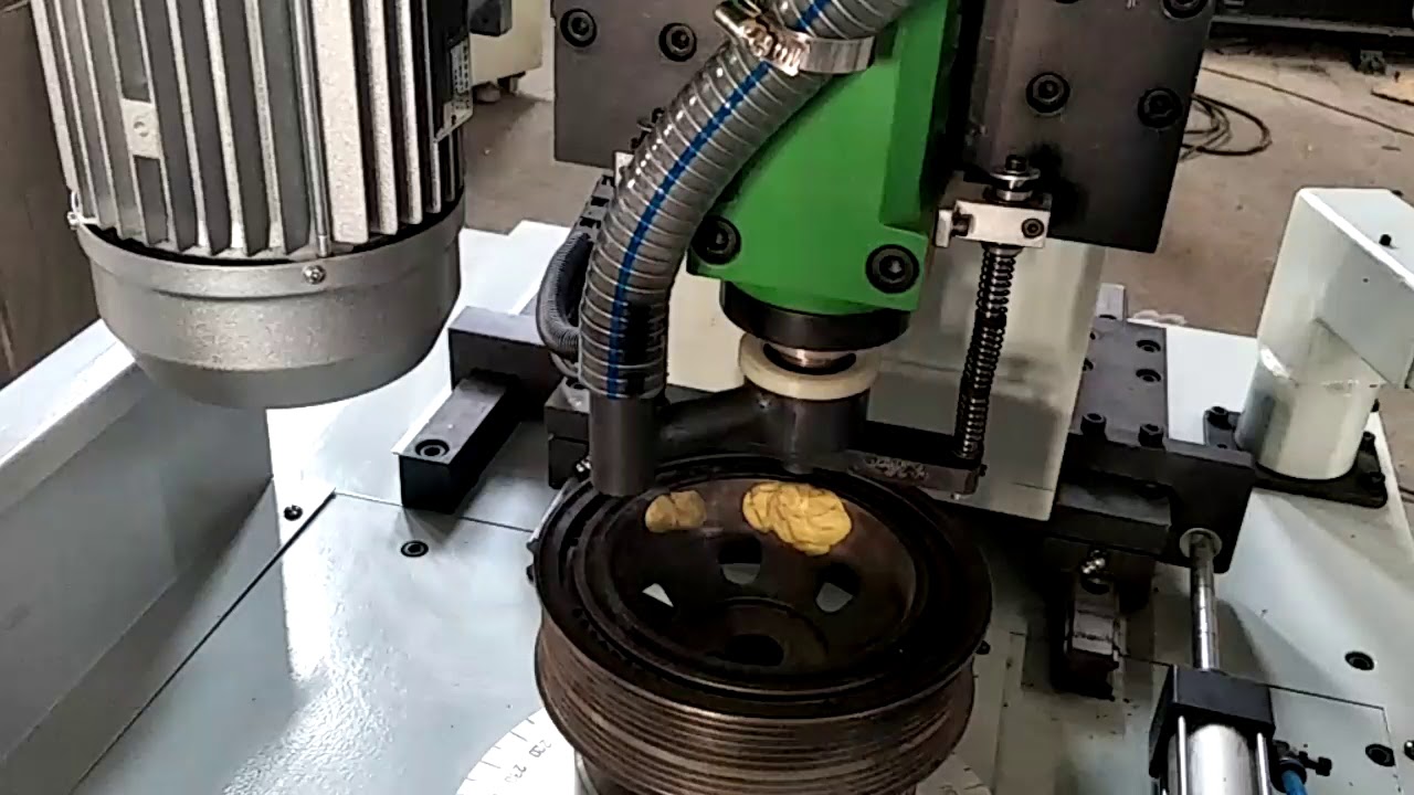 Pulley automatic drilling balance machine - YouTube