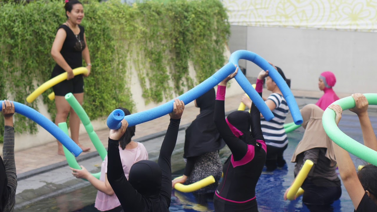 Keseruan Aqua Prenatal Gentle Yoga - YouTube