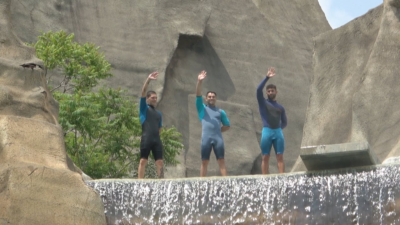 Victoria Falls Divers - Canada's Wonderland - YouTube