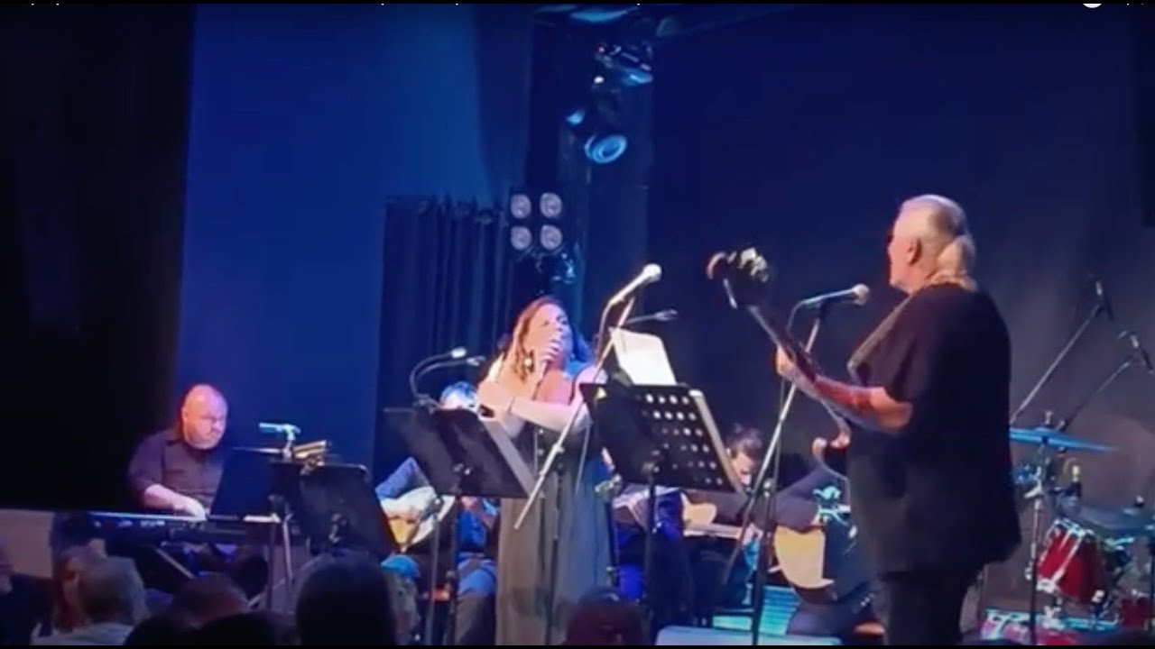 Δρόμοι Παλιοί - Μουσικό Σύνολο Ρωμιοσύνη - Νατάσα Μωϋσόγλου - YouTube