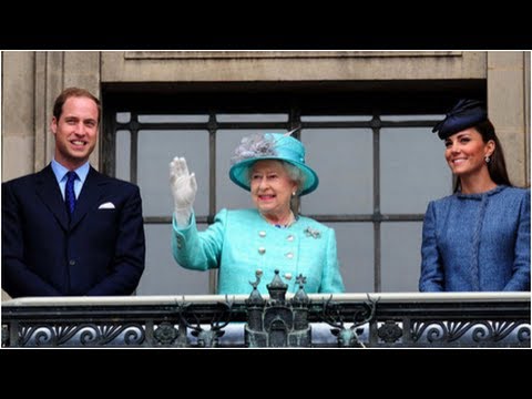 Kate Middleton Sings God Save the Queen at the Diamond Jubilee - YouTube