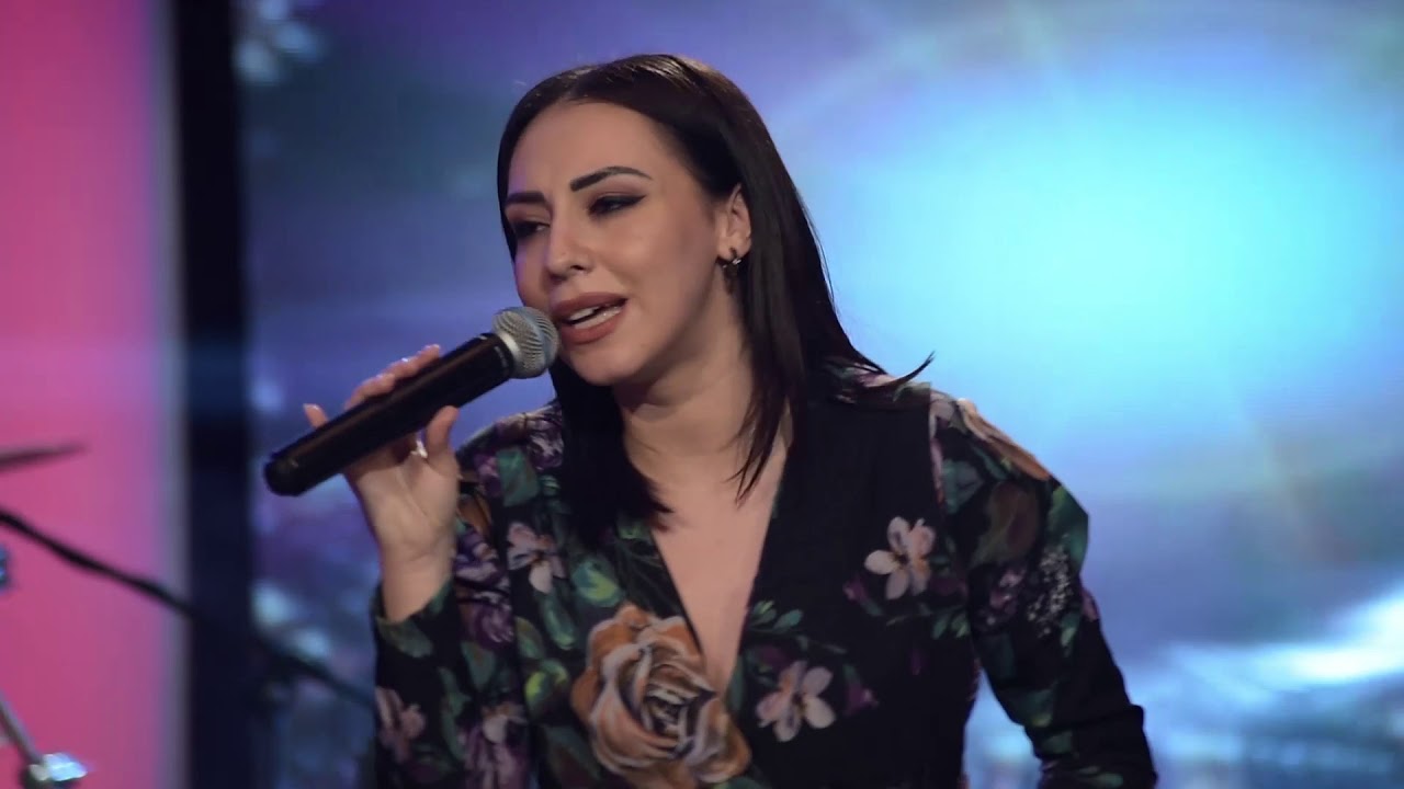 Stojne Nikolova - Spremaj majko darovi (LIVE TV Show 7 8 Balkan Music ...