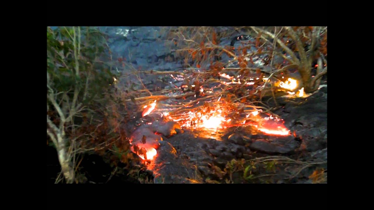 Kilauea volcano burns trees, March 2011 - YouTube