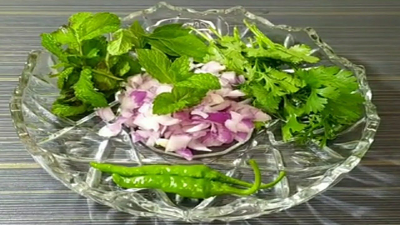 स्पेशल पुदीने की चटनी बनाने की विधि l Peach and Mint leaf sauces recipe ...