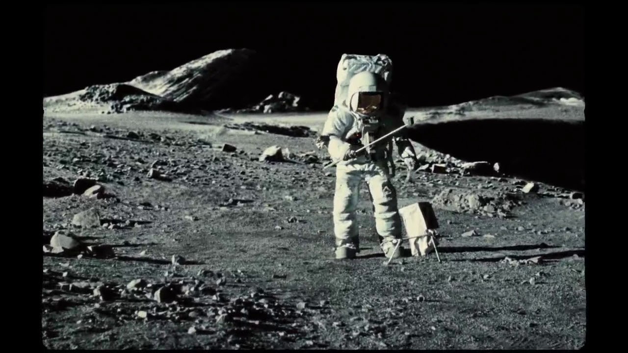 PROJECT BLUE BOOK: Operation Lunar Contact / Maj-12_220675_EBE_3 - YouTube