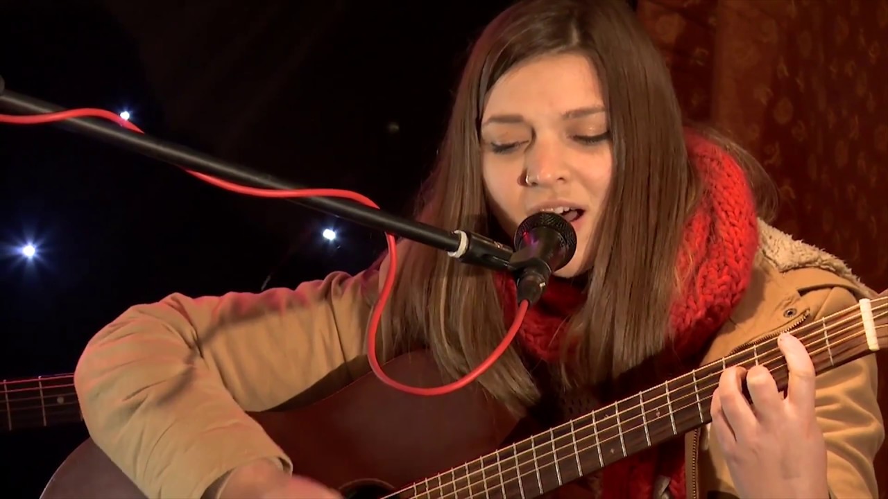 Hannah Ashcroft - Tourists - YouTube
