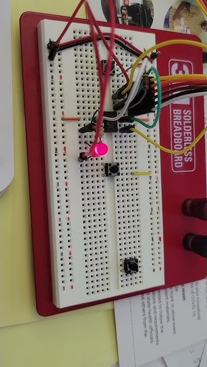 PIC10F200 microcontroller - YouTube