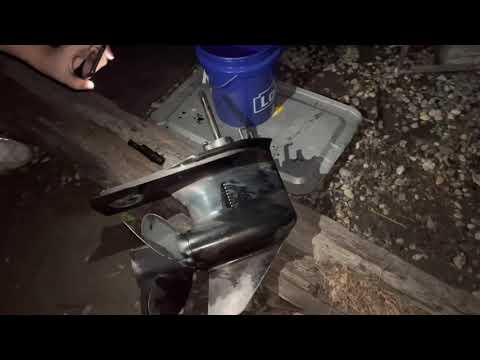 Mercruiser 5.7 2(h) - Gear Oil Leak