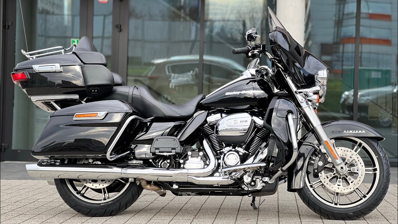 2022 FLHTK Ultra Limited Vivid Black - YouTube