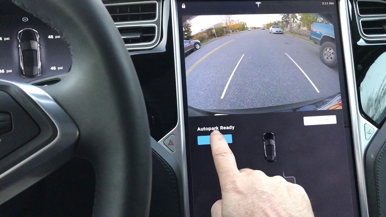 Tesla Model S auto parallel parking - YouTube