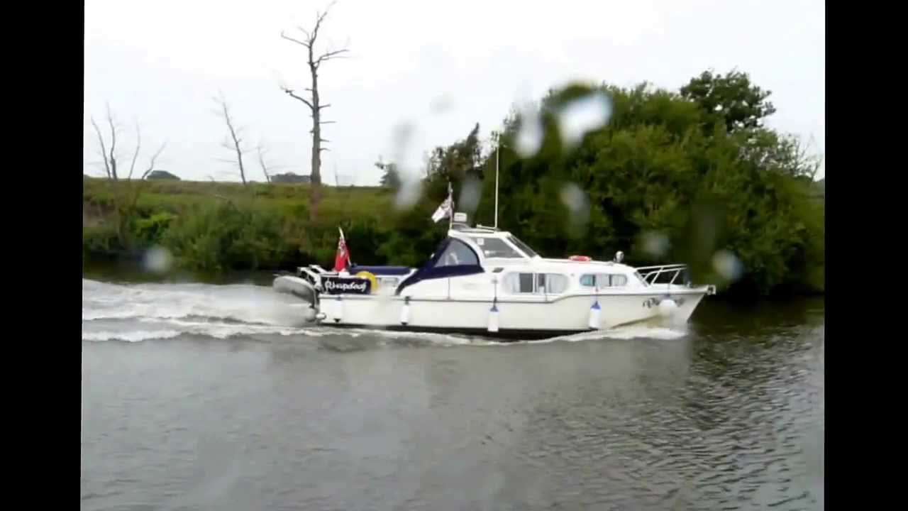 Freeman 32 cruising in the rain - YouTube