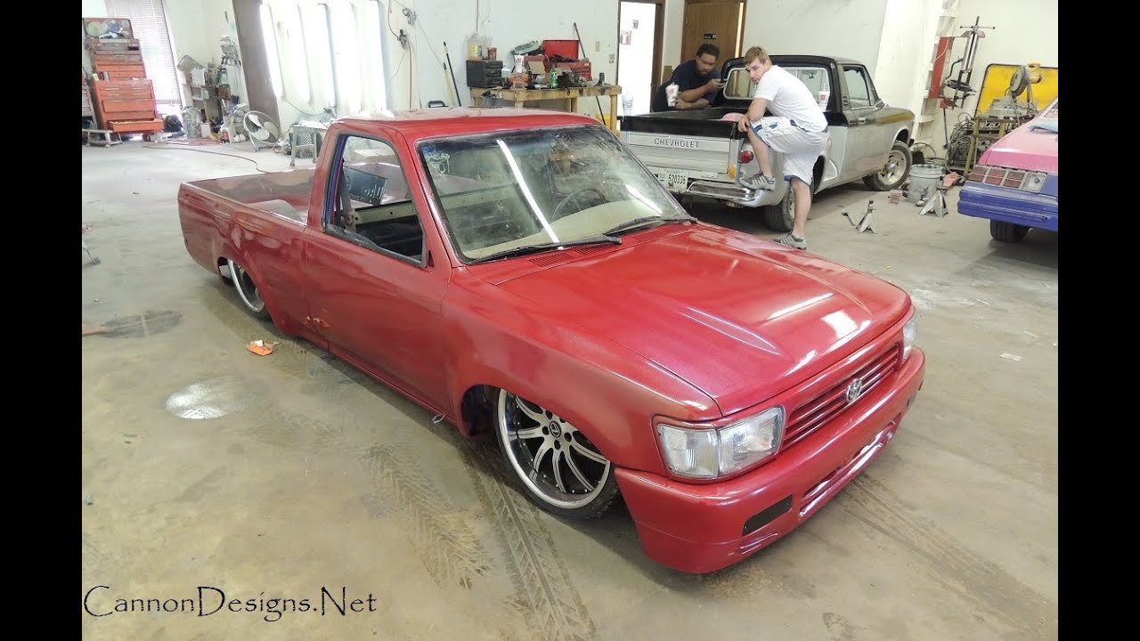 Toyota Pickup "Bagged on Offsets'' - YouTube
