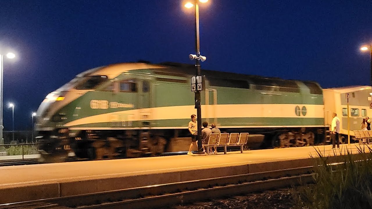GO 1736 - 618 With 311 Pulling Into & Departing Bronte - YouTube