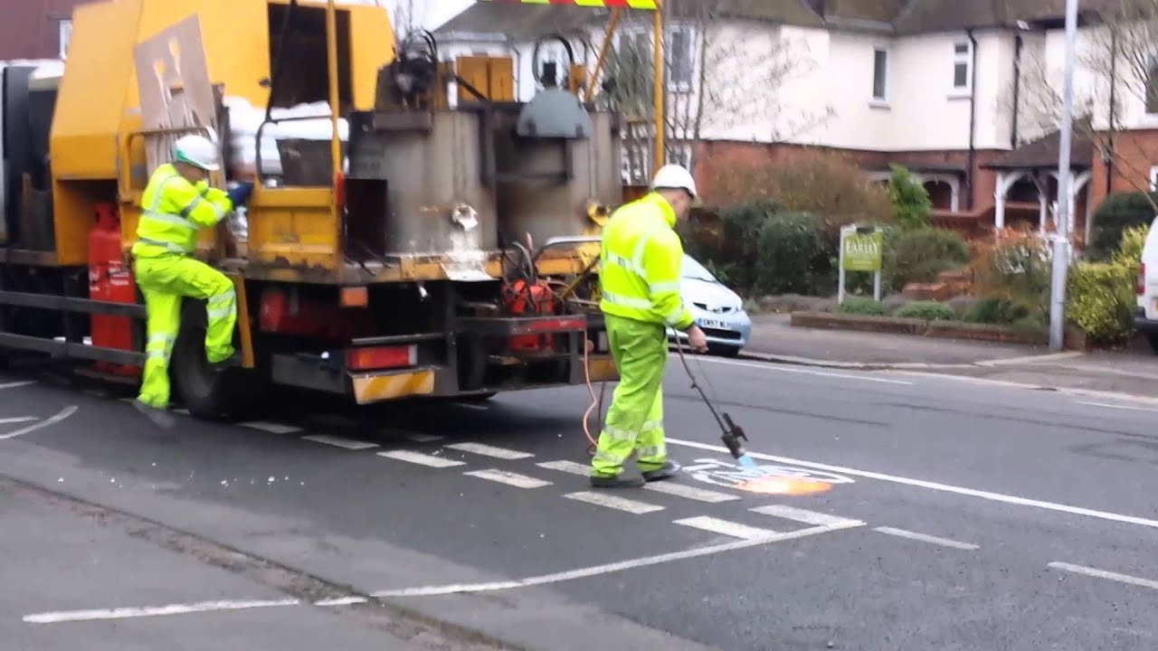 👍Road line painting for a bike lane - YouTube