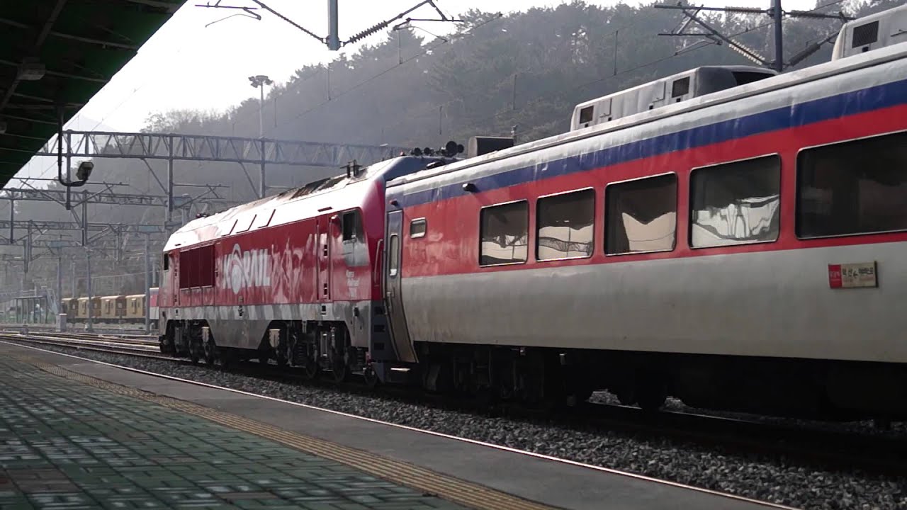 [Korail] New Diesel Electric Locomotive GE 7601 depart - YouTube