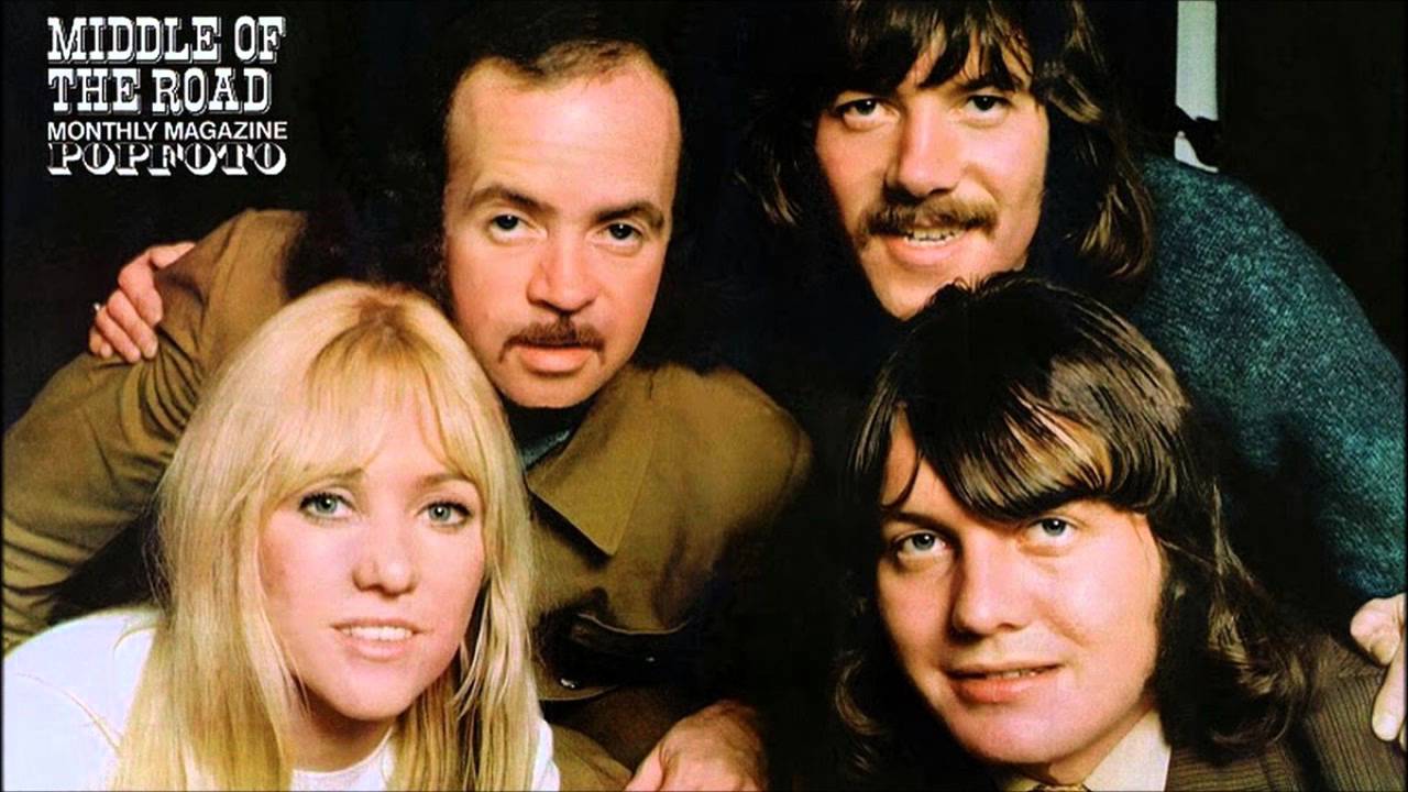 Middle Of The Road Rock me softly - YouTube