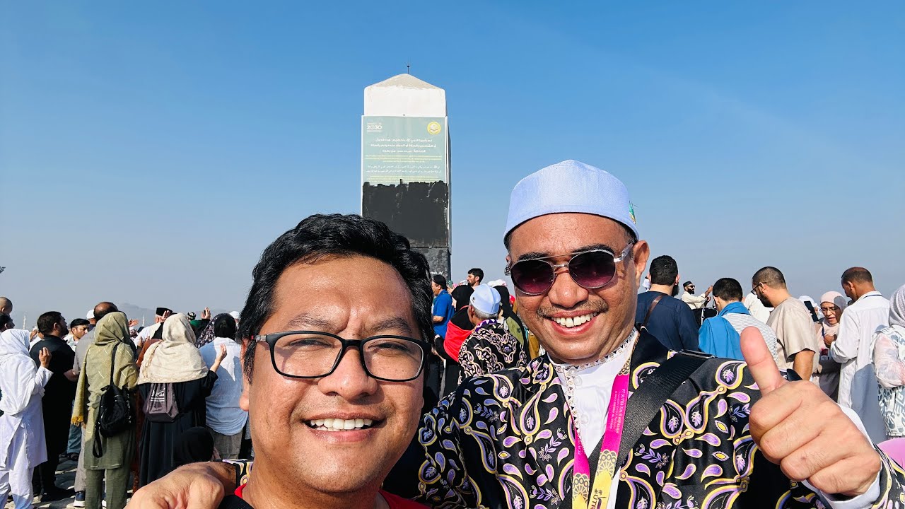City Tour Ke Jabal Rohmah Bukit Cinta - YouTube