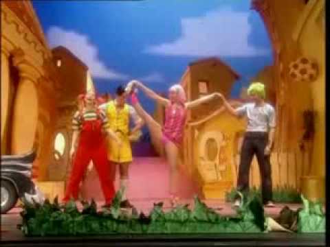 Latibær- Bing Bang with lyrics - YouTube