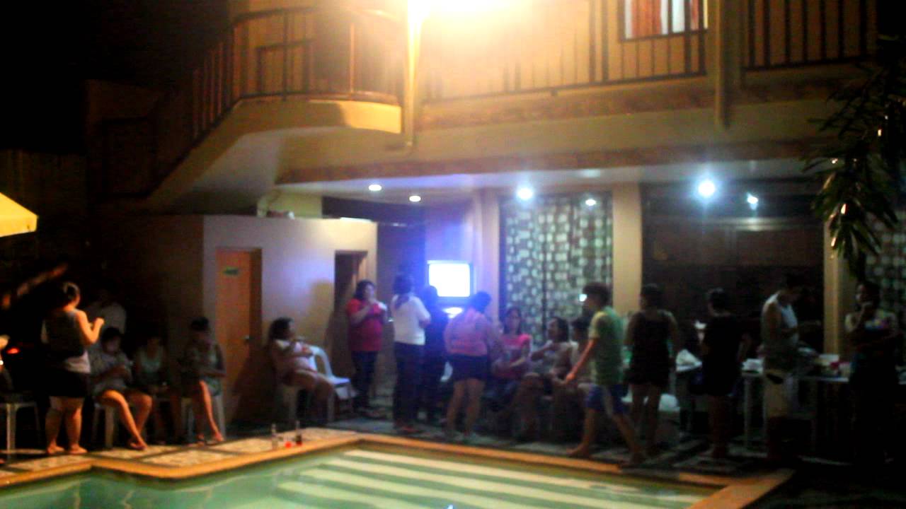 NIGHT SWIMMING AT MOLINO SOLIS PRIIVATE POOL PART 3 - YouTube