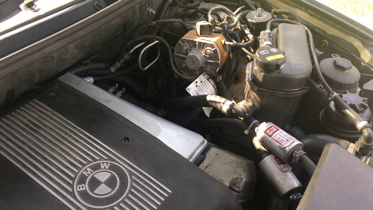 m62b44 engine sound, silnik z bliska - YouTube